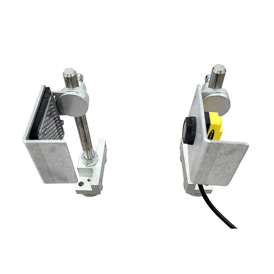 NPN Retro-Reflective Sensor Assy., 72" Range w/ 3-meter M12 Cable, Refl ...